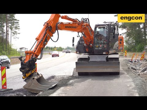engcon EC Oil Automatic Quick Hitch system on a Hitachi ZX145W - YouTube