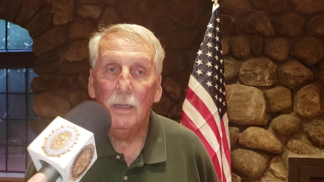 Vietnam Era Marine: Barney Lenihan Talking with Veterans - YouTube