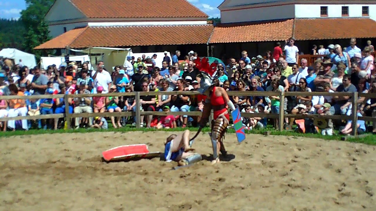gladiator fight, thraex vs. murmillo - YouTube