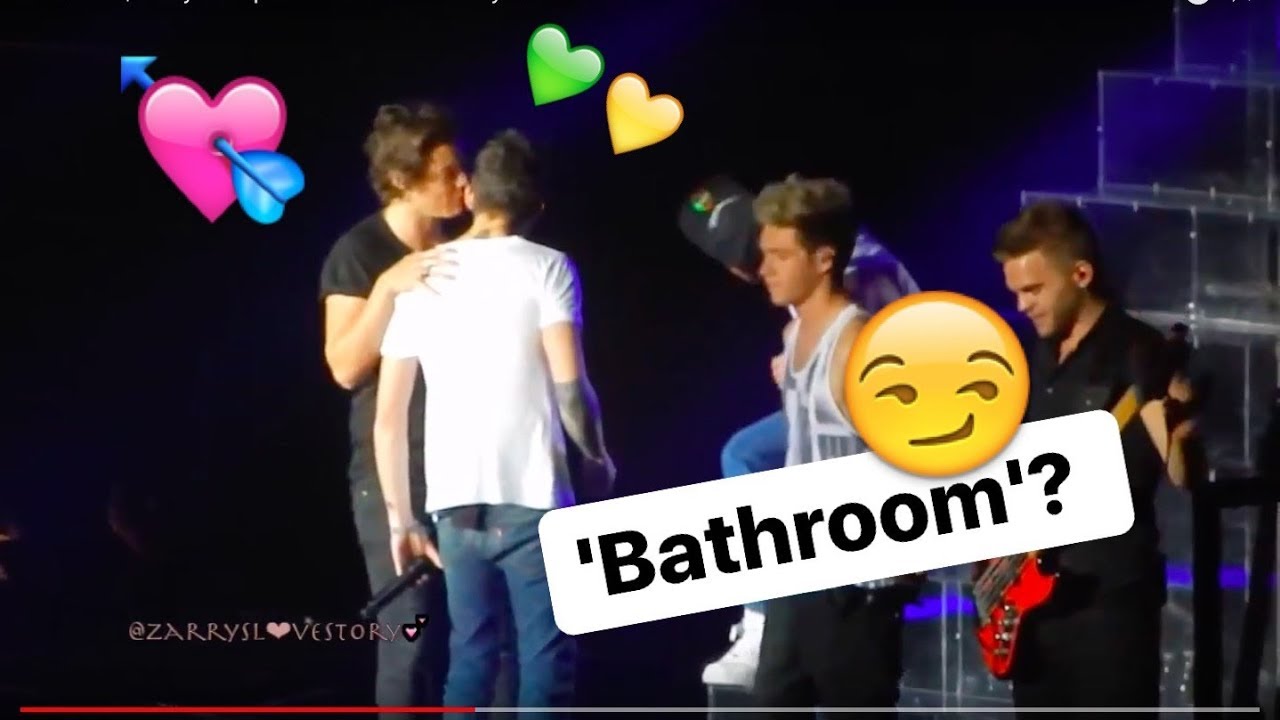 💘 ZARRY | Harry Whispered 'Bathroom' In Zayn's Ear ?😏 - YouTube