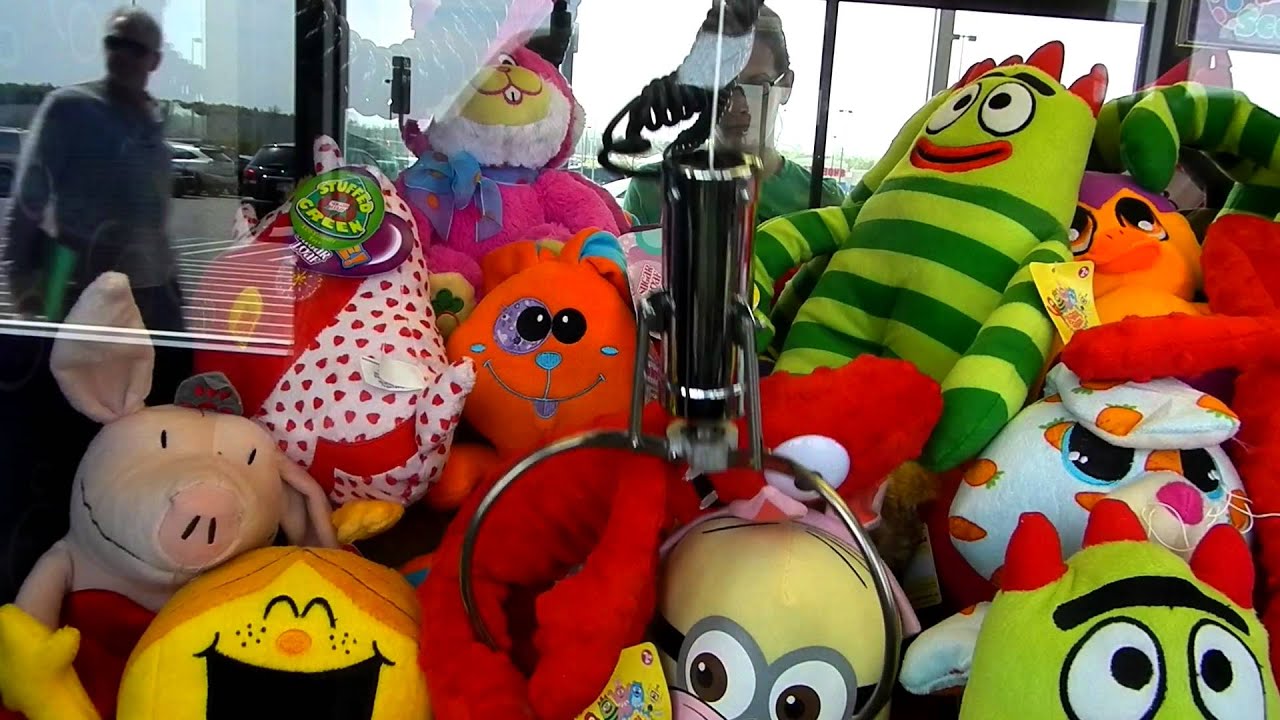 Claw Machine Plays Wins PART 1 - YouTube