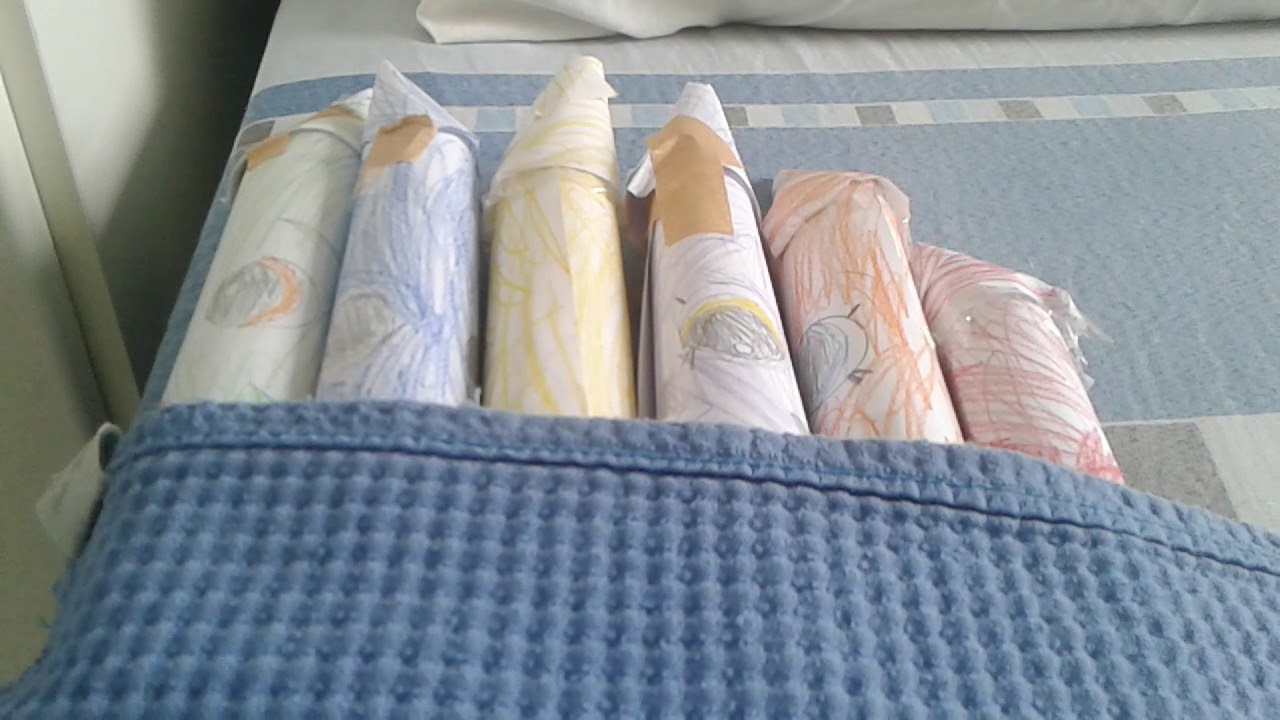 Ten crayons in the bed shopkins - YouTube