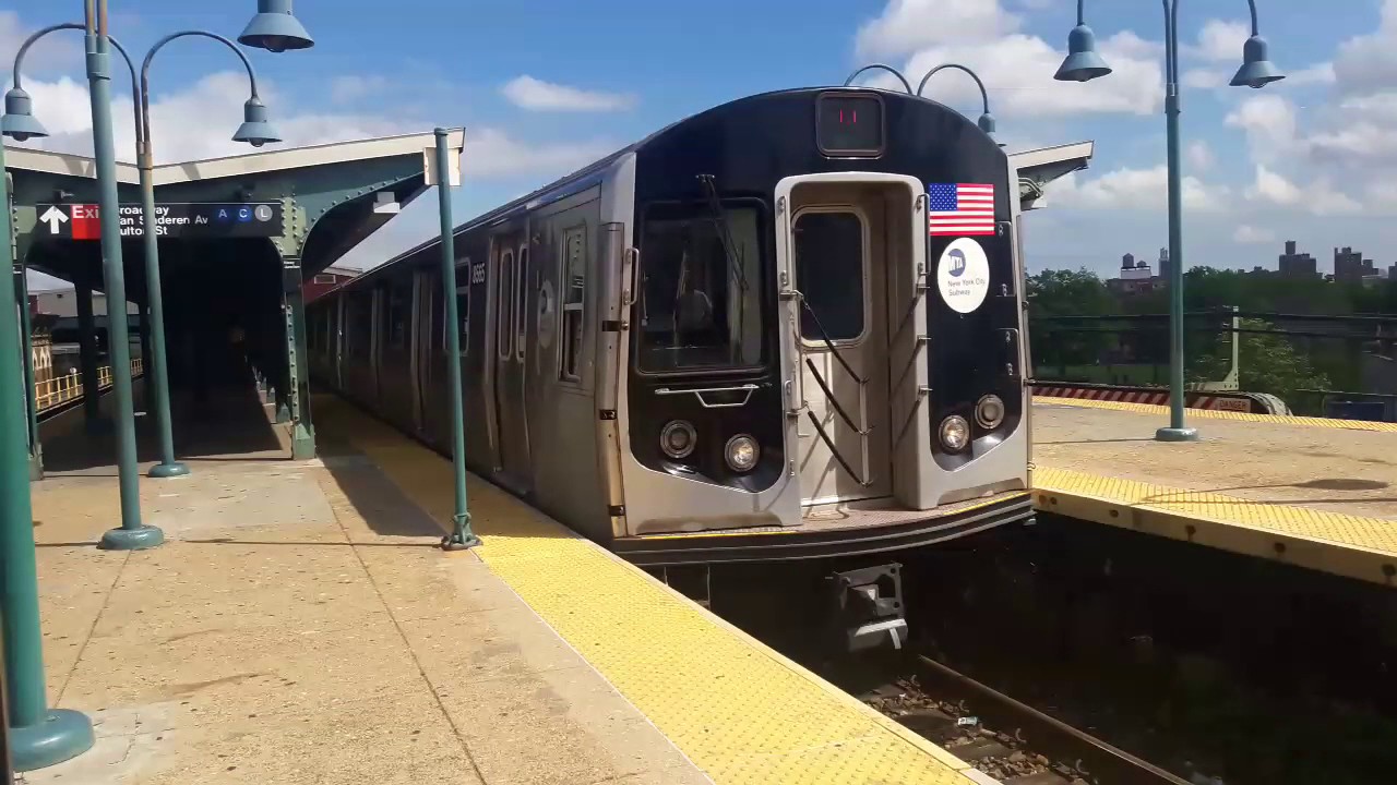R160 (M) Train leaving Broadway Junction - YouTube