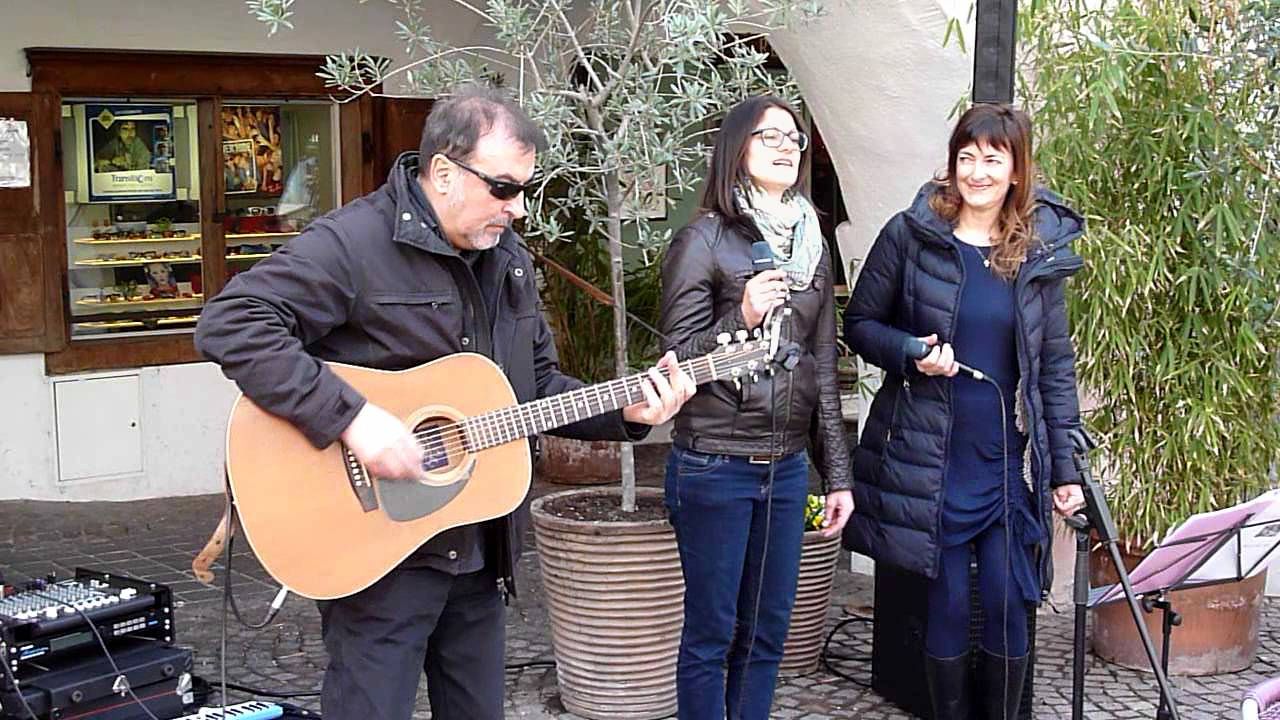 Petra Gruber+Anna Zuegg+Gigi Mongelli Acoustic Trio 2.MOV - YouTube