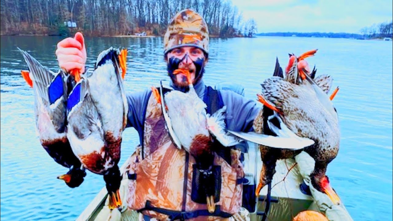 Lake Anna Duck Madness - YouTube