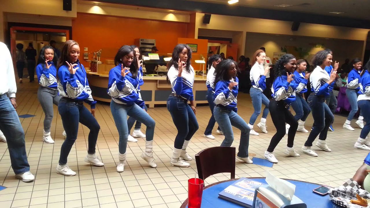 FSU Cheer Phi Smoov Performs in the Cafe - YouTube
