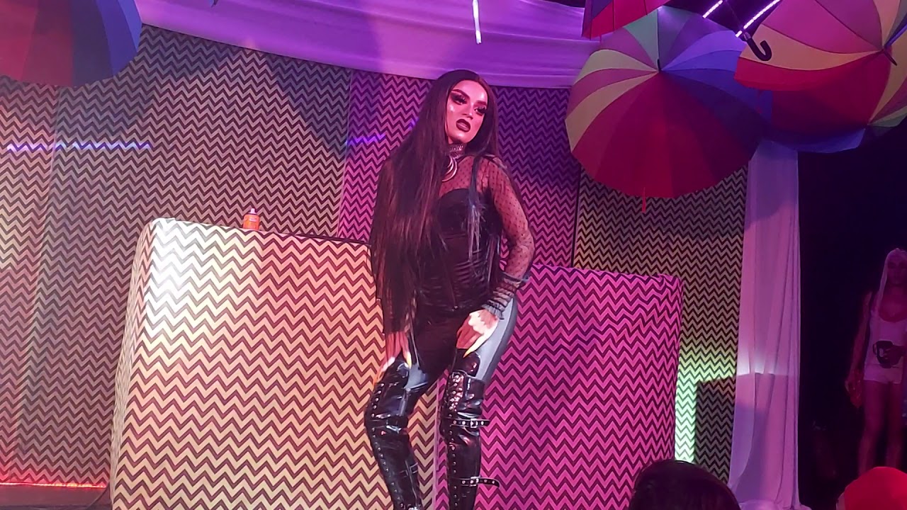 BABIY MELLO E CHARLOTTE COLLINS CARNAMIXED - YouTube