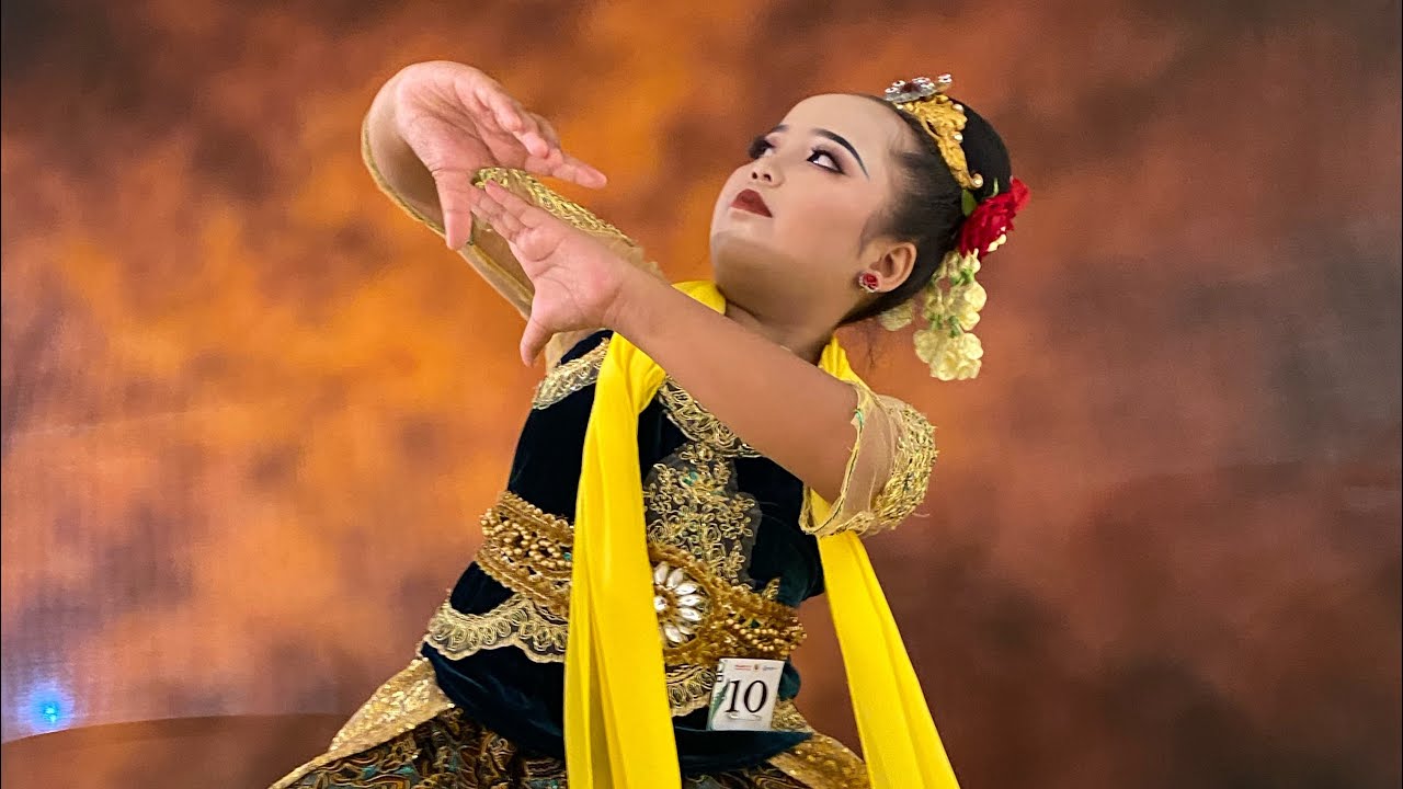 Tarian sunda kembang tanjung by Rara … lomba transmart buah batu ...