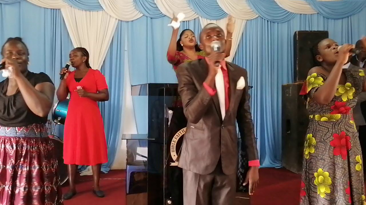 Jehova Okloo (Hymn) - Kevin Adongo - YouTube
