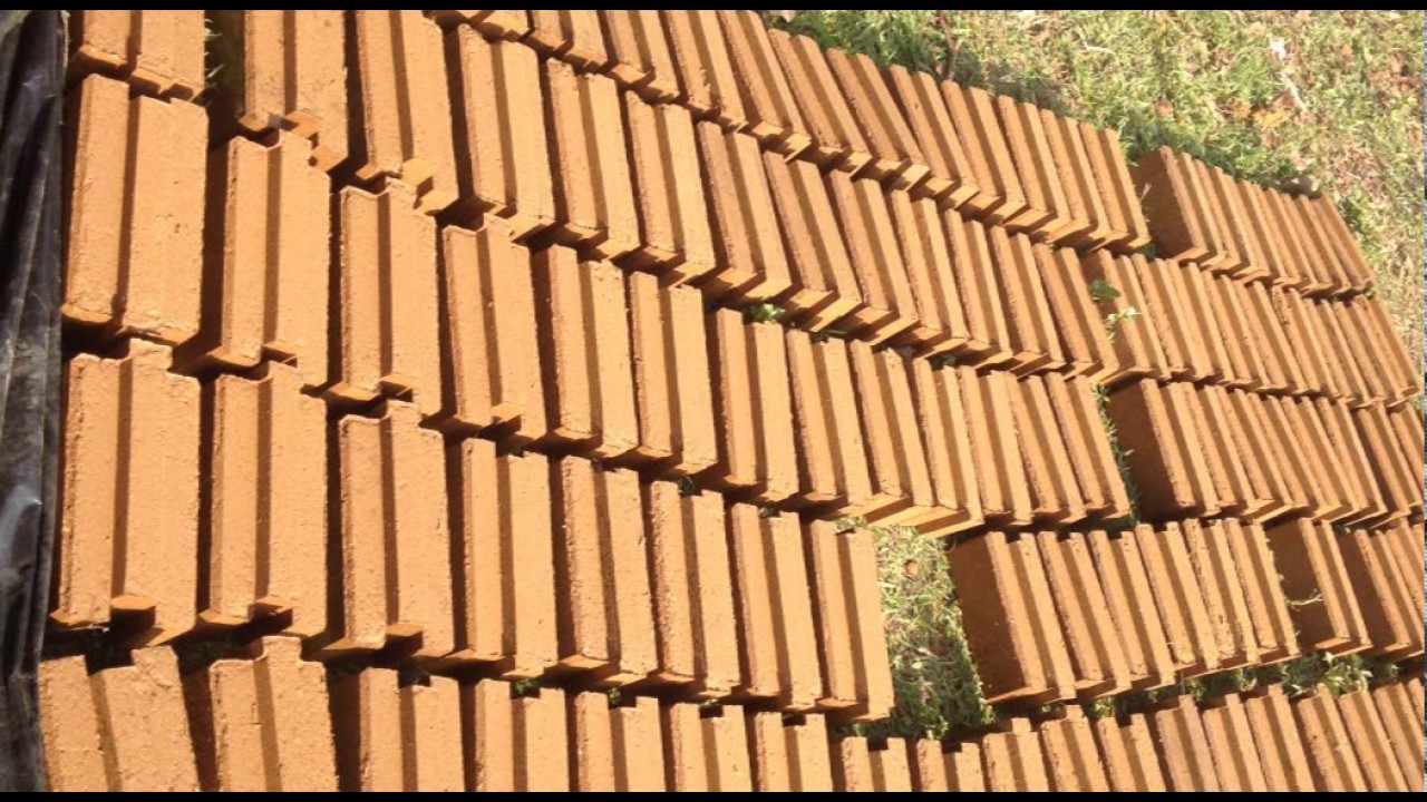 How To Make Non Interlocking & Interlocking Stabilized Soil Block ...