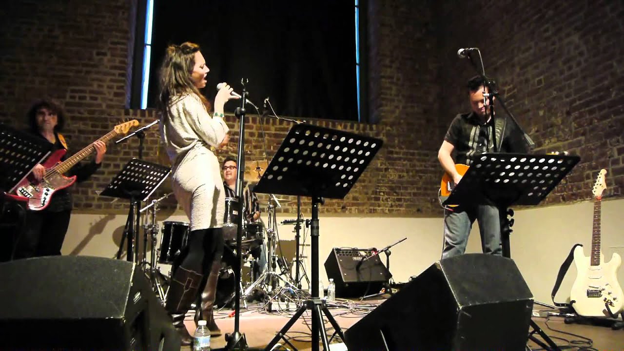 HD upclose dust my broom Xavier Cevrin - YouTube