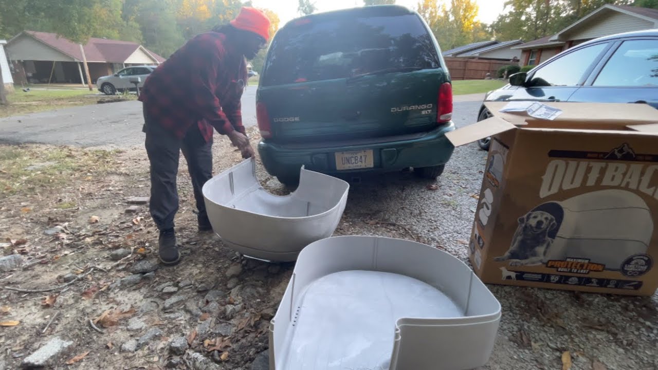 Doskocil's Outback Dog House Unboxing and Putting it Together… - YouTube