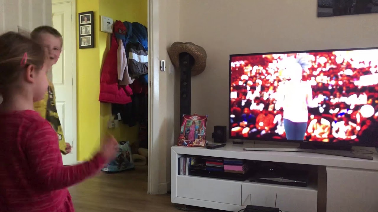 Fortnite dance with funnel vision - YouTube