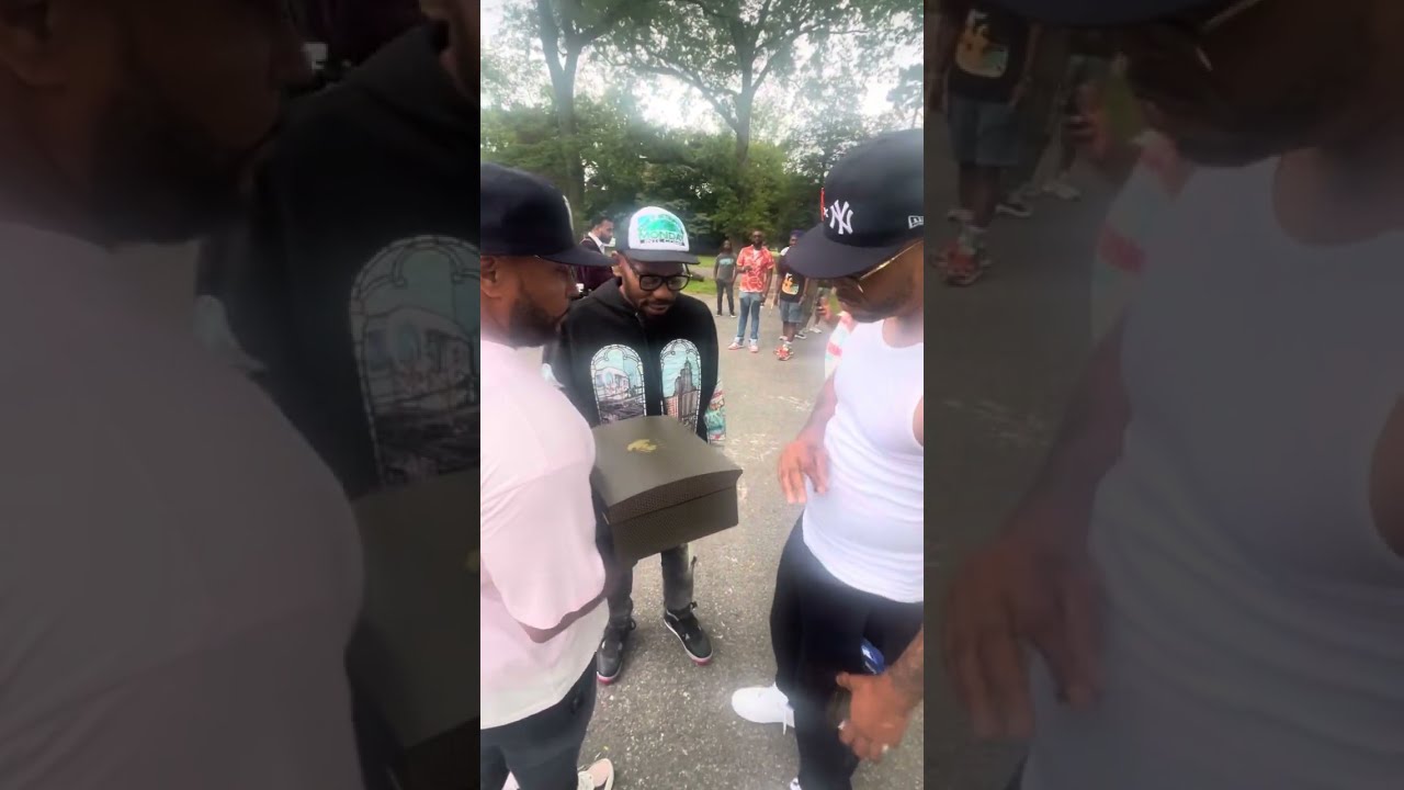 #METHODMAN GIFTS #TICAL BOX AT PEACE UNITY FESTIVAL TO JUELZ SANTANA ...