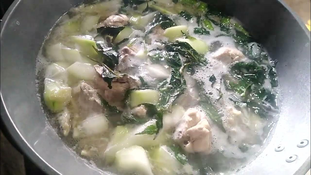 PAPAYA AT DAHON NG SILI SA TINOLANG MANOK - YouTube