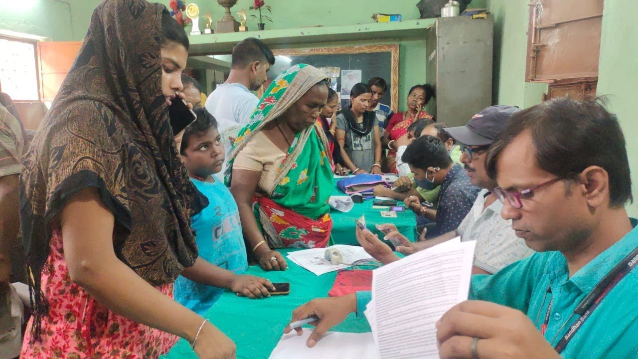 Red Light Area Lachipur Chabka Mai Duare Sarkar Camp | Pahunche ADM ...