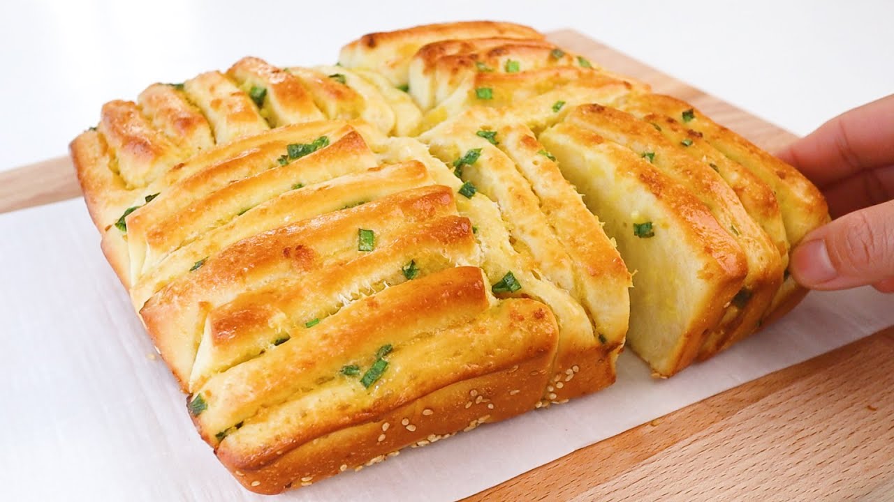 Triple flavors! The most delicious garlic bread I ever have! Won't buy ...