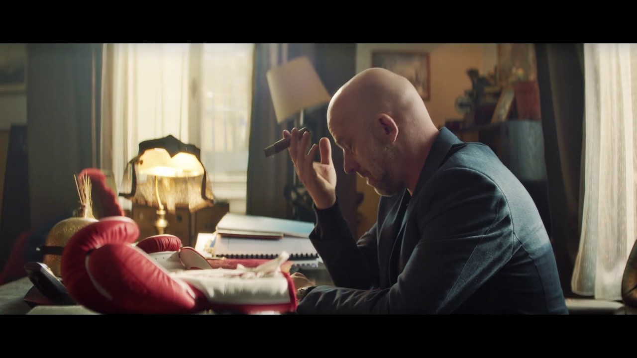 Za oponou - trailer - YouTube