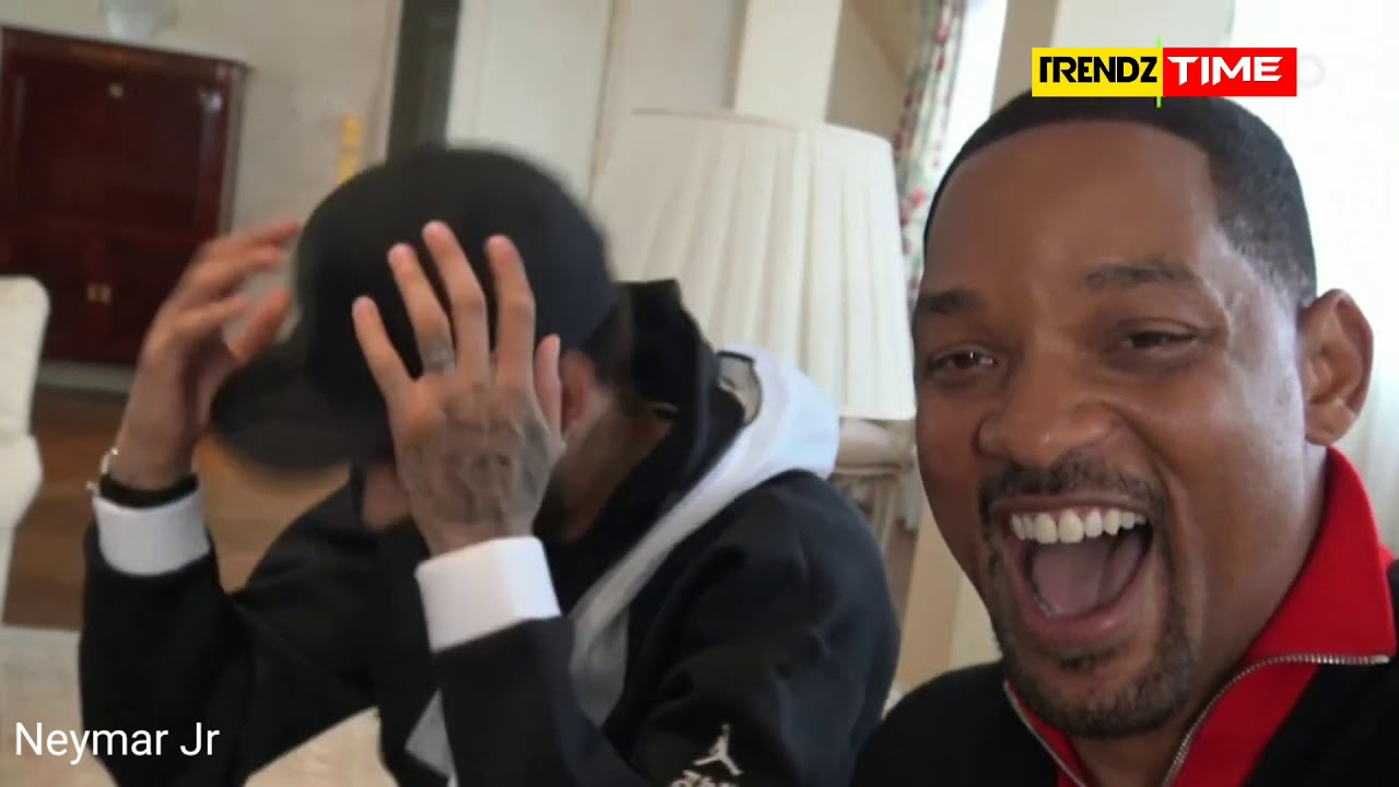 WHEN FOOTBALL PLAYERS SURPRISE THEIR FANS - YouTube