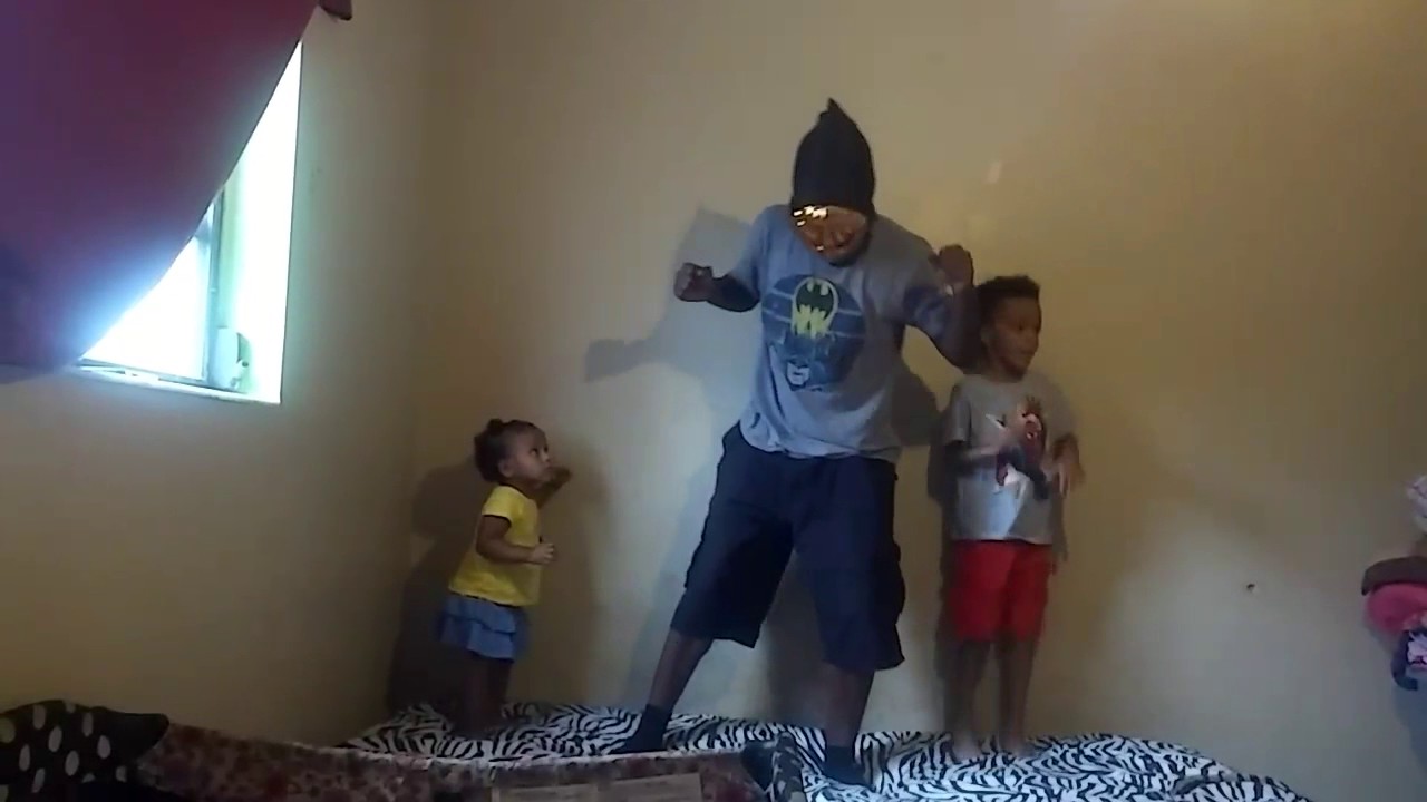 Daddy and the kiddos dancing (EPIC FAIL) - YouTube