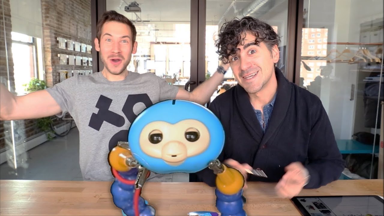 2017's HOTTEST TOY TEARDOWN (Fingerlings knock off) - YouTube