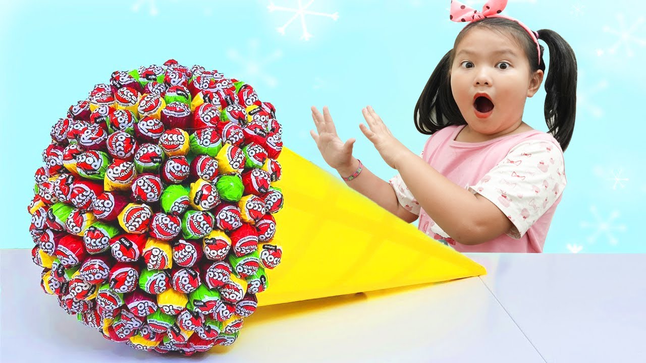 CoCo Family pretend play with Candy - Funny video nursery rhymes Songs ...