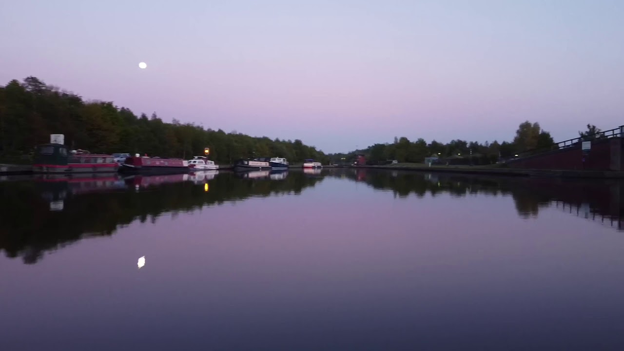 Lemonroyd Marina, Aire & Calder navigation - YouTube