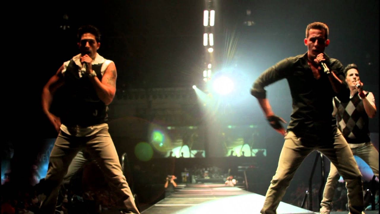 Jonra At Outre show Performing 3 Wishes - YouTube