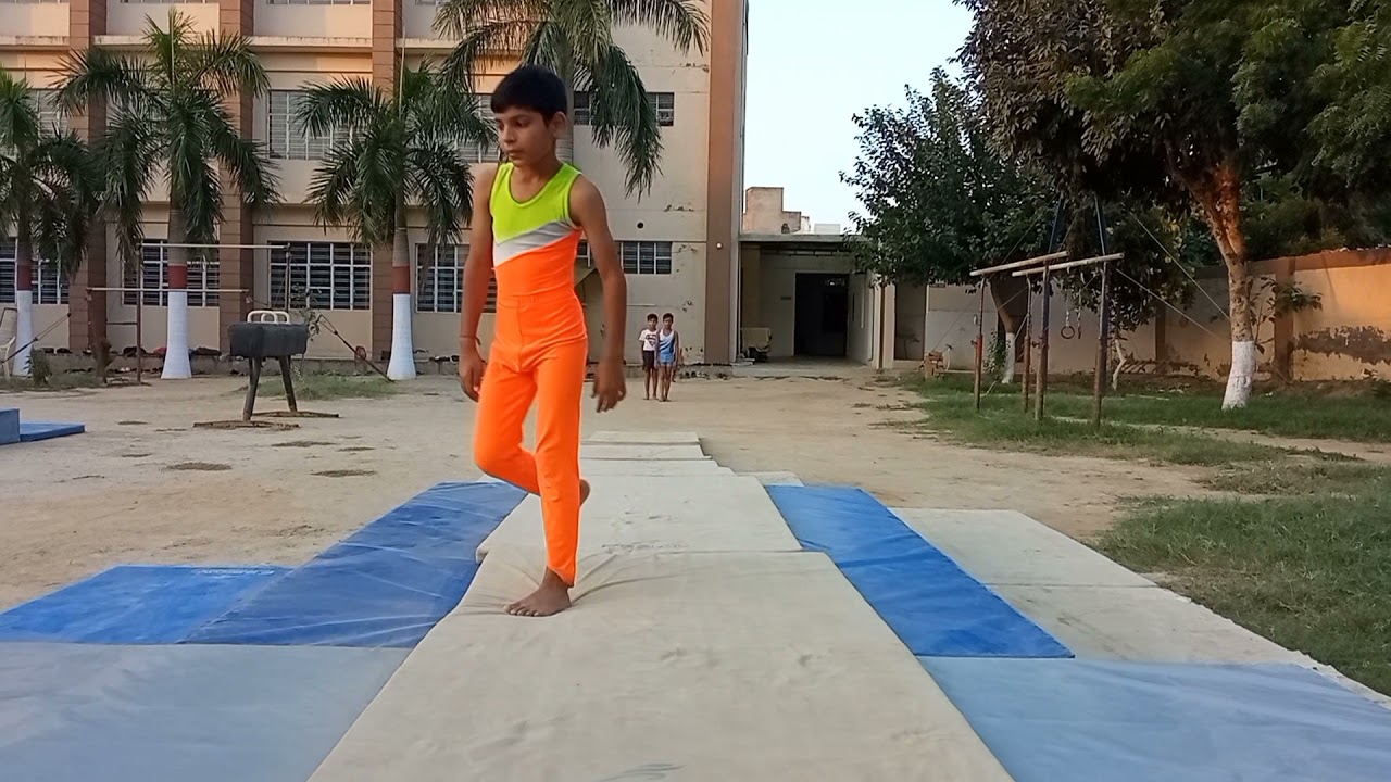 Gymnastics Floor Exercise Round off Back handspring, Salto tuck, 180 ...