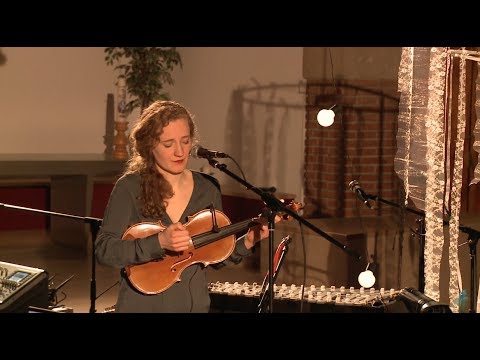 Anne Bakker - A Little Longer (Live @ Oranjekerk Rotterdam) - YouTube