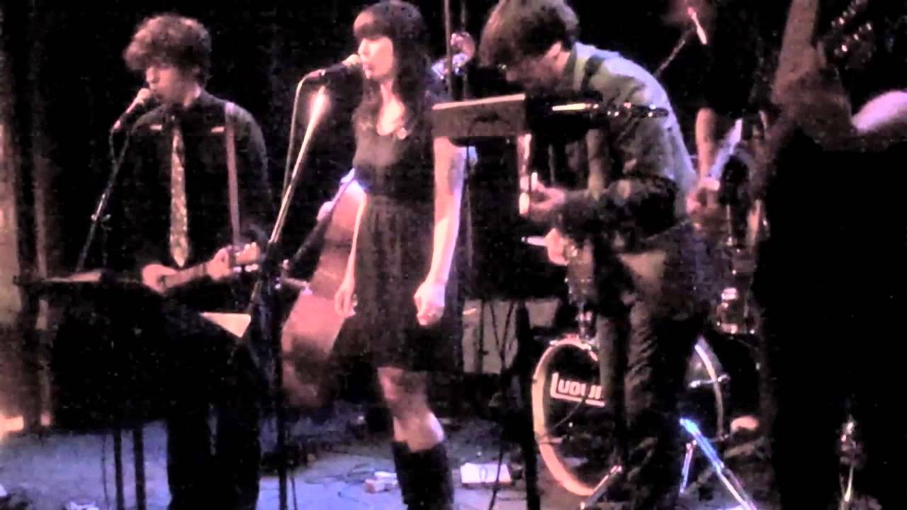 L'Orchestre d'Incroyable - Tractor Tavern - YouTube