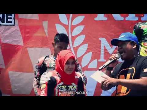 Wanita Ini Lebih Garang Diatas Motor