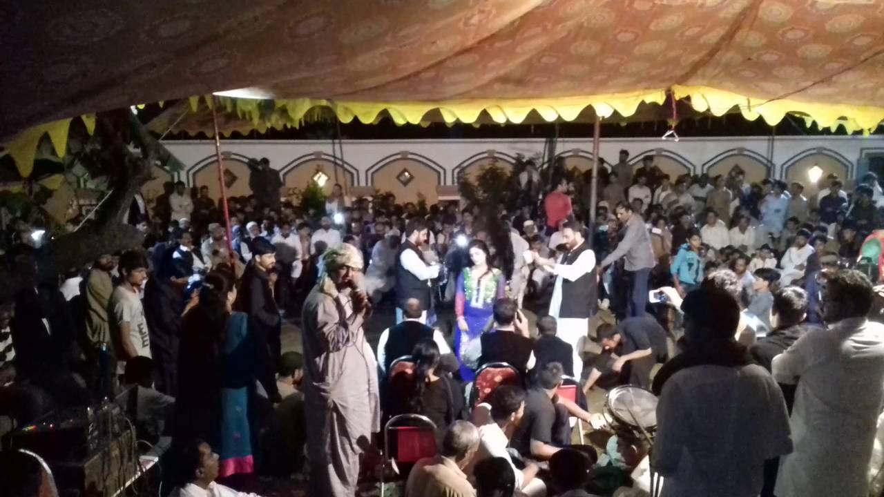 mainu tendiyan akhyaan kaliyaan badyaan pasand ayaan... - YouTube