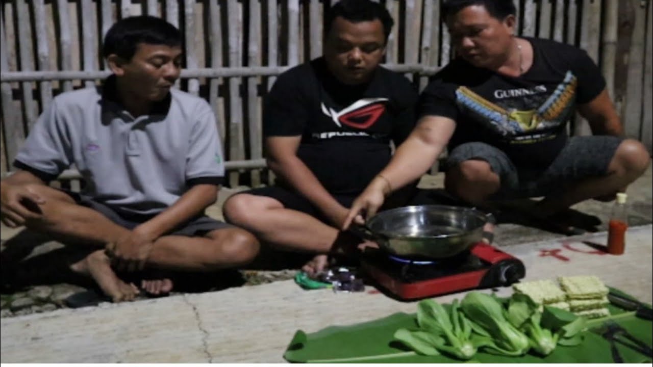 TUKANG VILLA LAGI SEPI PENGUNJUNG,,MASAK MIE DI JALAN - YouTube