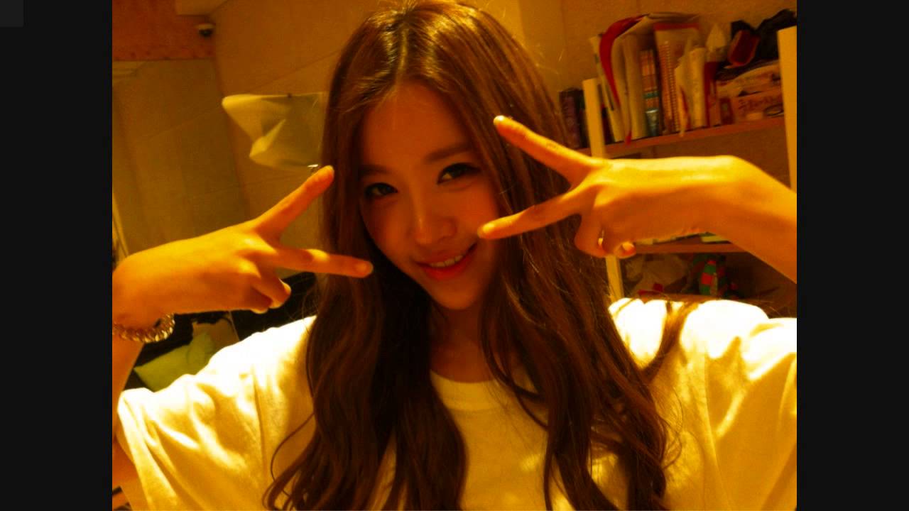 Ellin from Crayon Pop - YouTube