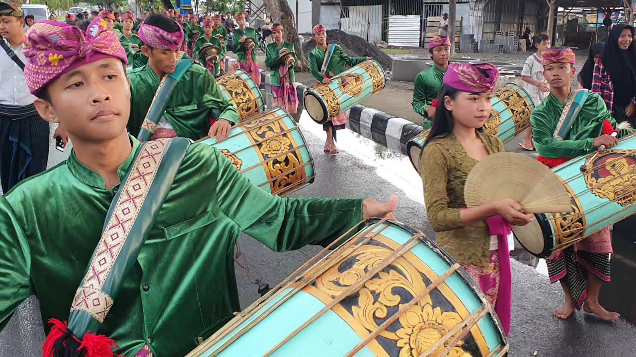 TARIAN GENDING CELMEK GENDANG BELEQ PADE SUKE KARANG BARU MATARAM FEAT ...