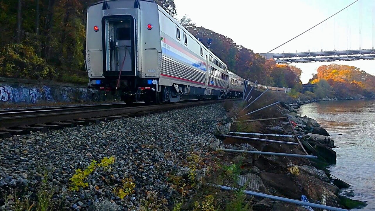 Viewliner Diner 68001 on the rear of... - YouTube