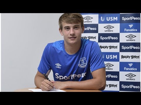 Daniel Bramall signs new deal with Everton, fans react - YouTube