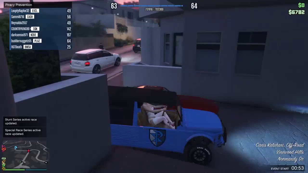 Bikini knife fight - YouTube