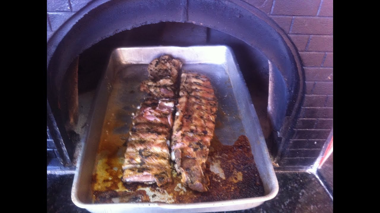 COMO ASSAR CARNES NO FORNO A LENHA MODELO IGLU - YouTube