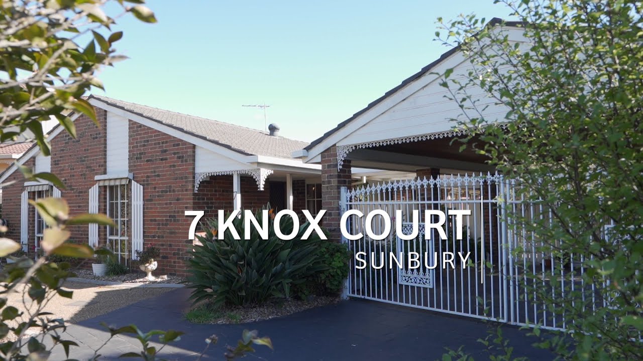 Amanda Burt & Jayden Manno Introduce 7 Knox Court, Sunbury - YouTube