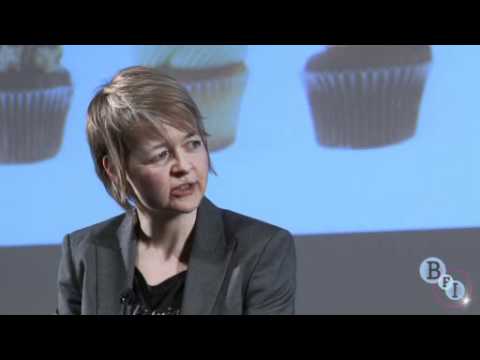 Sarah Waters In Conversation - YouTube