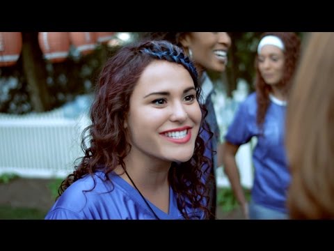 College Game Day Hair Tutorial w/ Garnier Color Styler | College Life