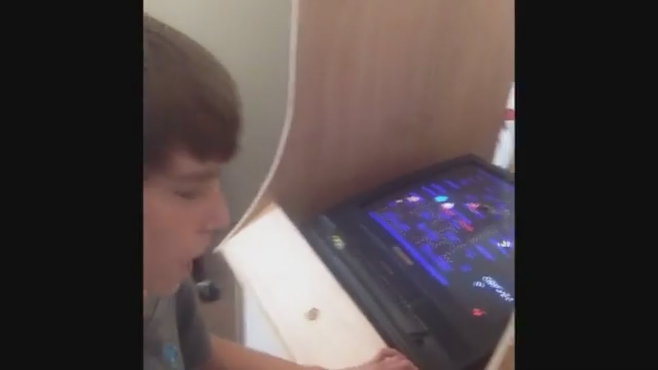 Home made pac man arcade machine - YouTube