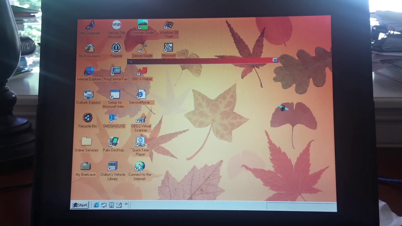 Booting up my IBM ThinkPad 390 - YouTube