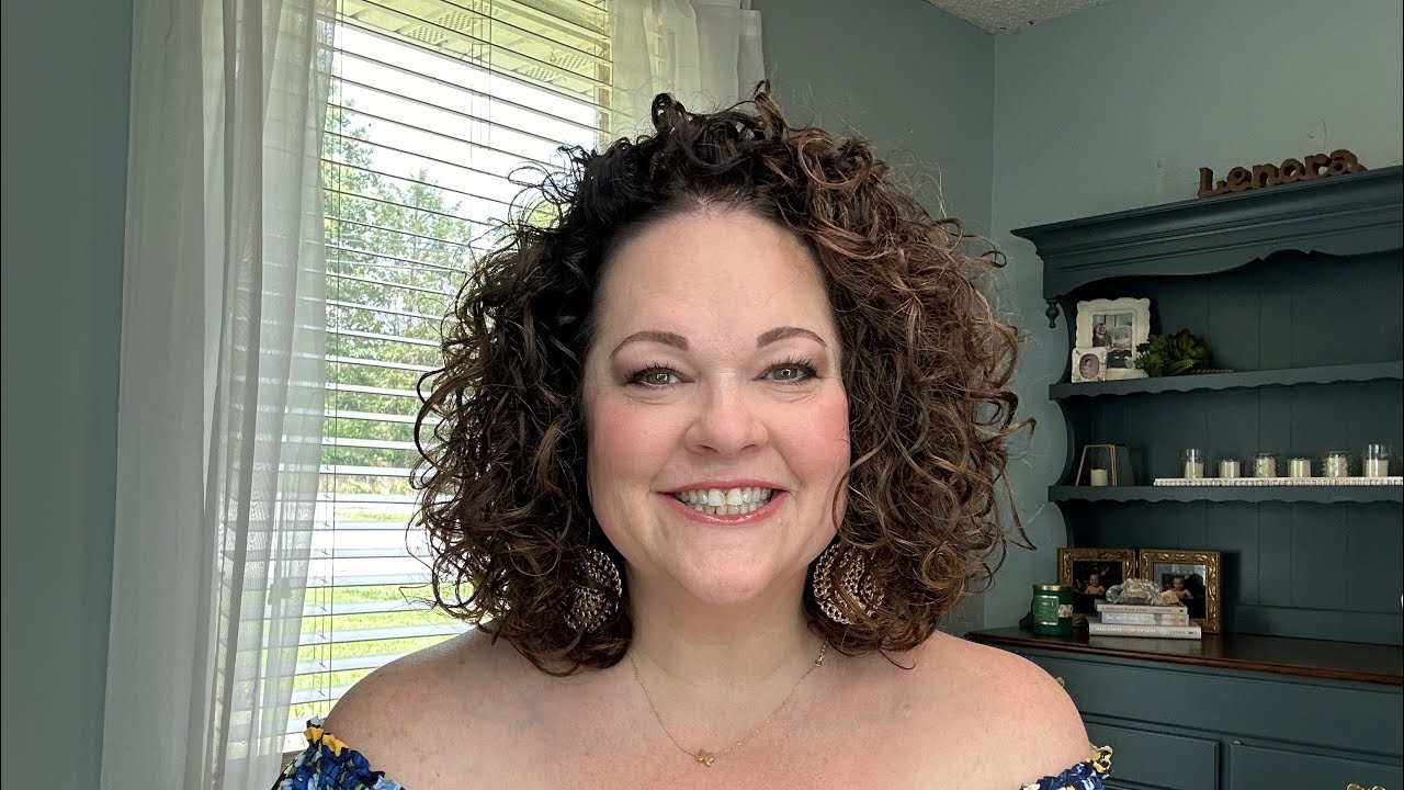 GRWM With My Favorite Things - YouTube