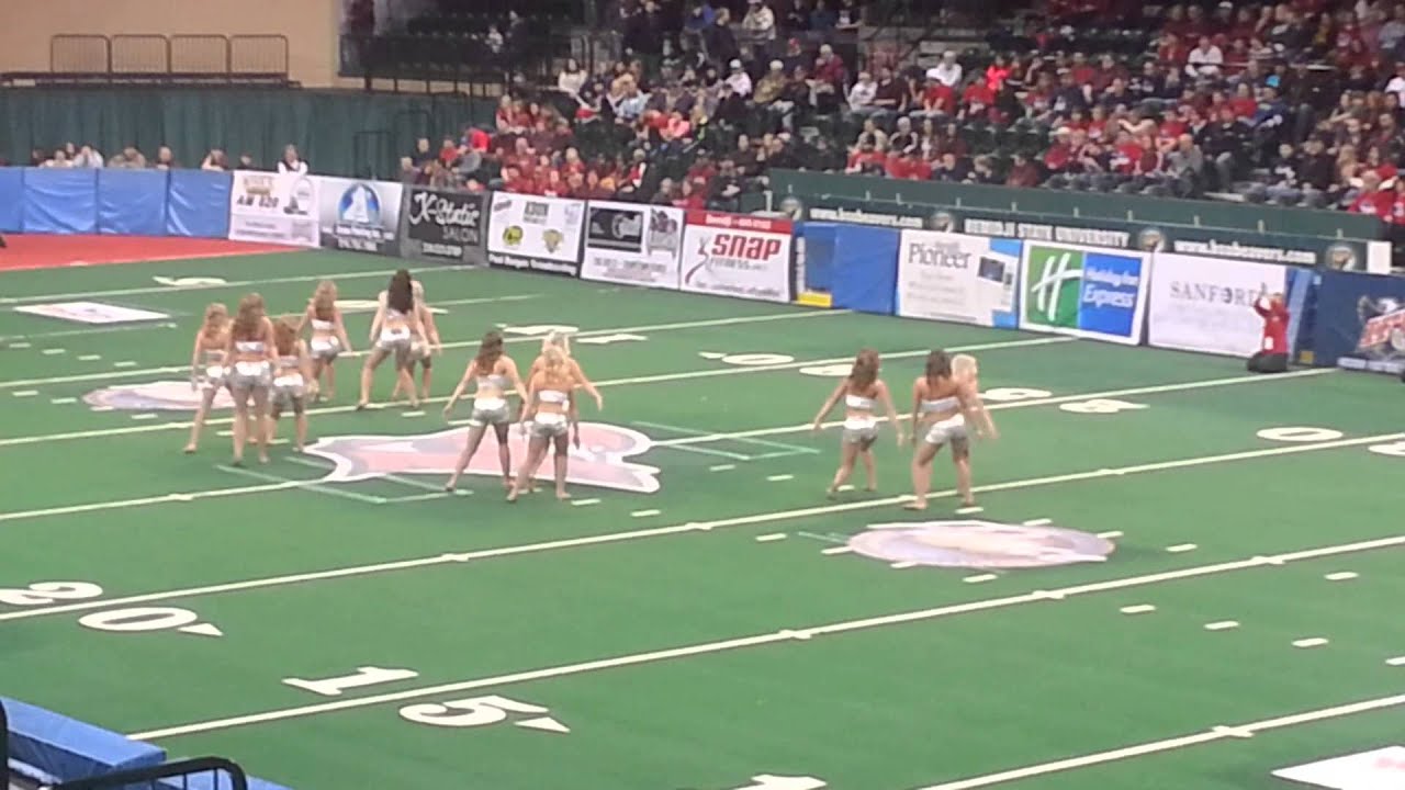 Bemidji Axemen dance team. - YouTube