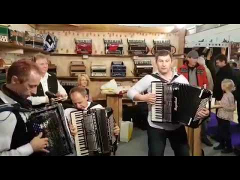 Bayerland Harmonika mit Freunden beim Schneewalzer 2016 - YouTube