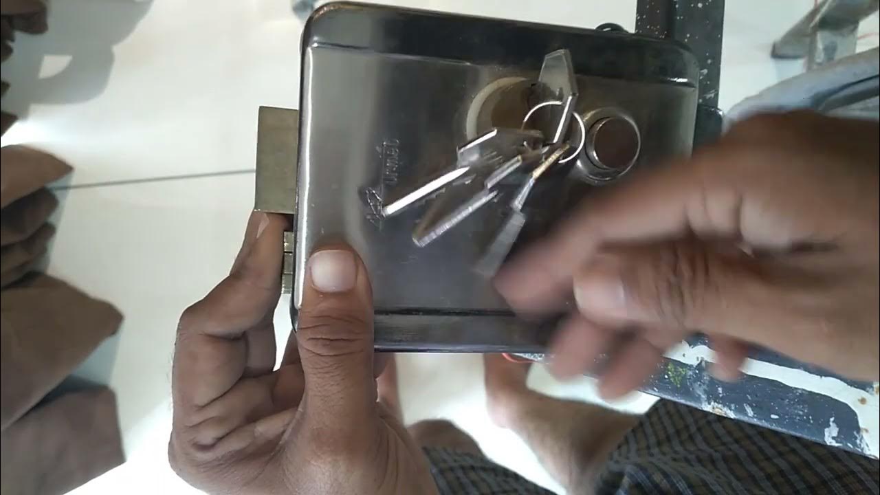working of electronic lock - YouTube