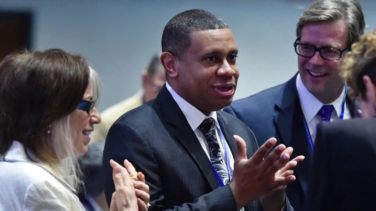 Key Executive Leadership Programs - YouTube